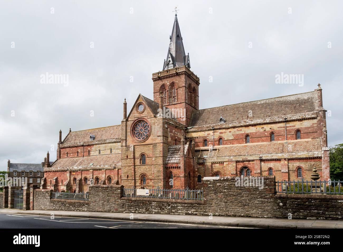 St Magnus Cathedral, Kirkwall, Orkney Stock Photo - Alamy