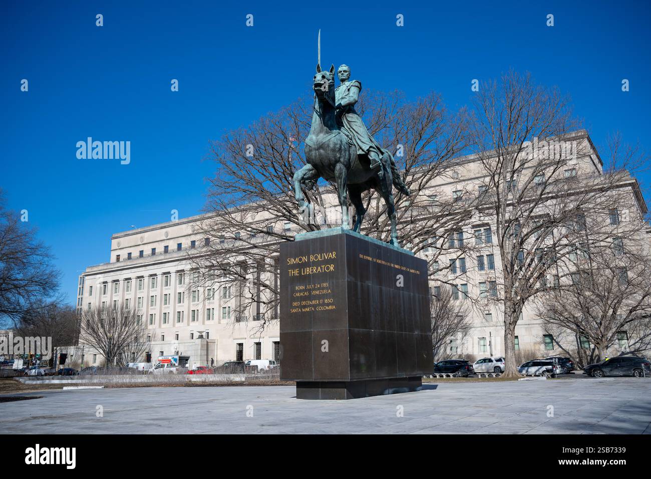 WASHINGTON DC, United States — The equestrian statue of Simón Bolívar ...
