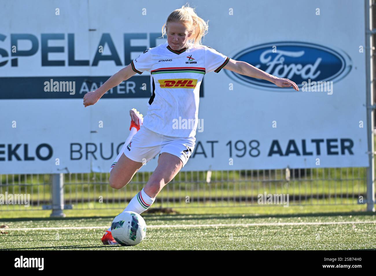 Aalter, Belgium. 01st Feb, 2025. Linde Veefkind (25) of OHL pictured ...