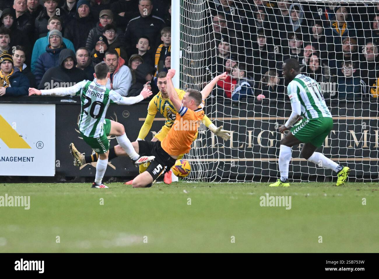 Cambridge, UK. 1st Feb 2025. Cameron Humphreys (20 Wycombe Wanderers ...