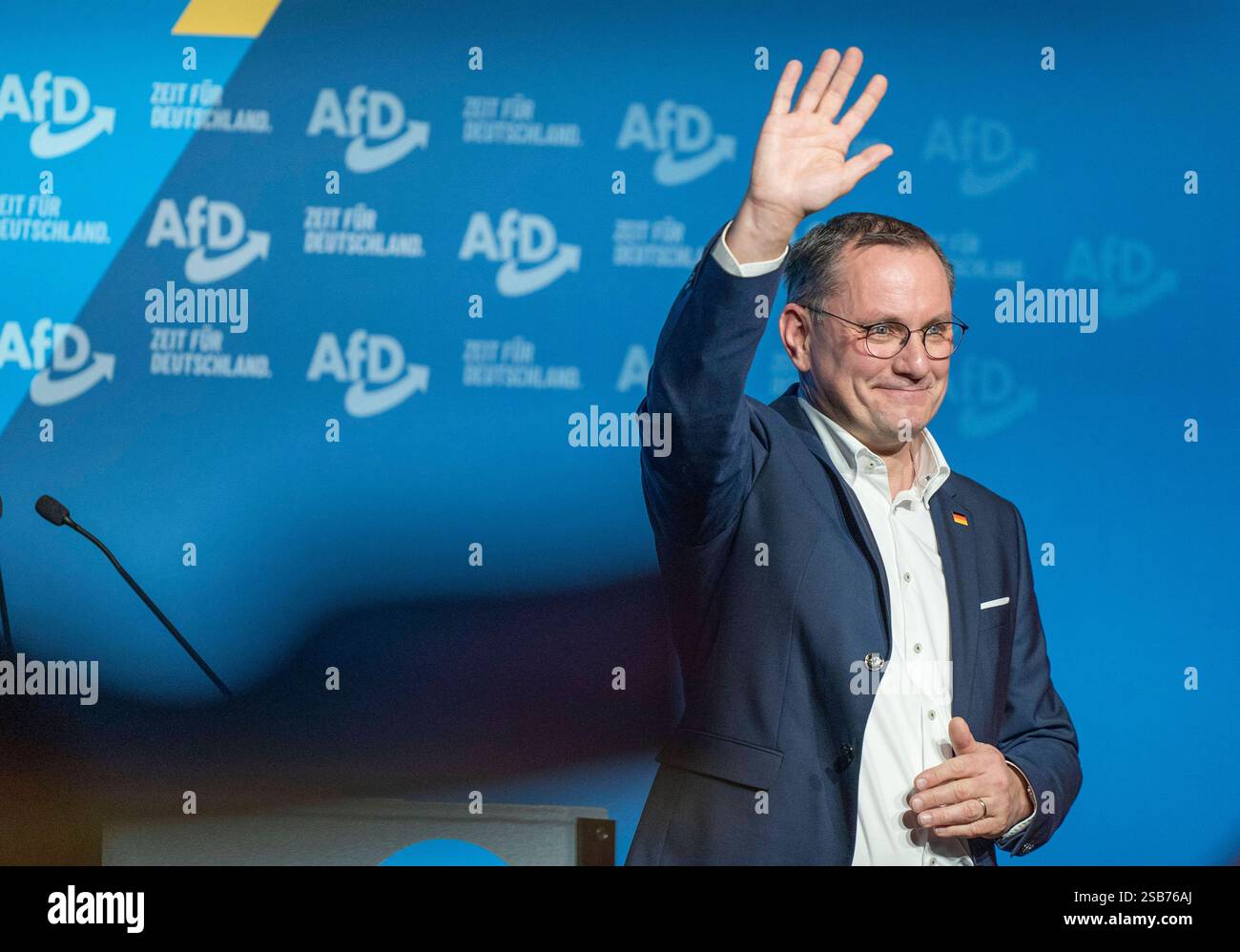 Tino Chrupalla Vorsitzender der AfD-Bundestagsfraktion nach seiner Rede ...