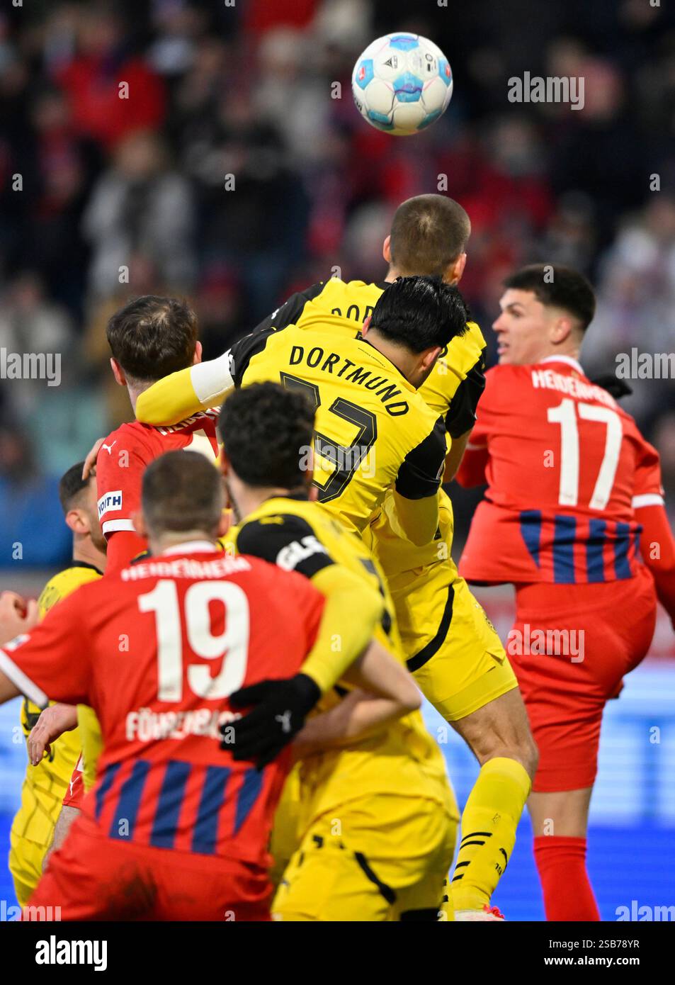 Strafraumszene, Torraumszene Kopfballduell Zweikampf Aktion Waldemar Anton Borussia Dortmund BVB ...