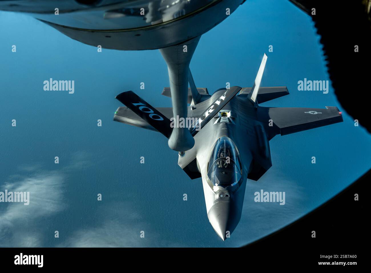 A U.S. Air Force F-35 Lighting II from the 48th Fighter Wing, RAF ...