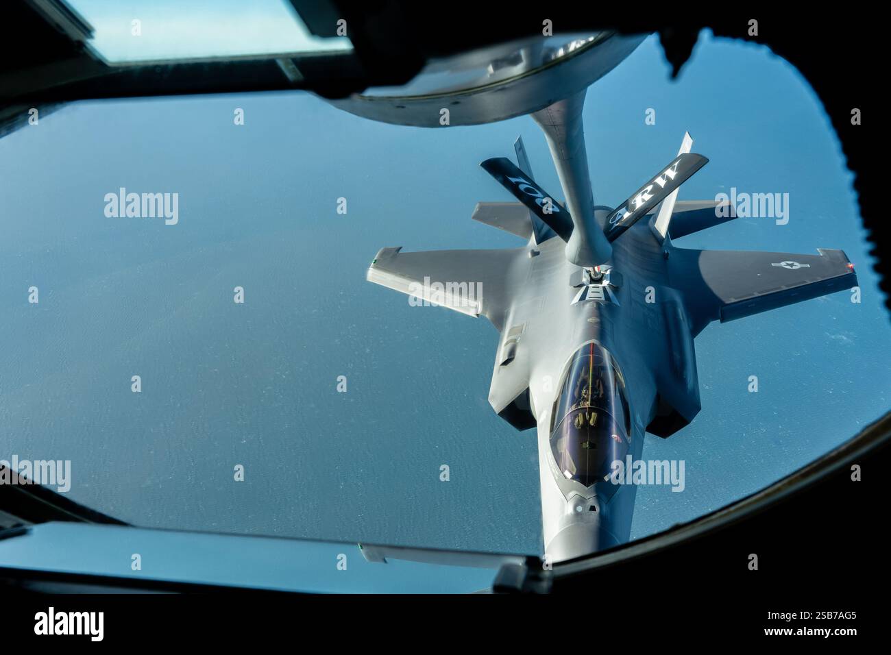 A U.S. Air Force F-35 Lighting II from the 48th Fighter Wing, RAF ...