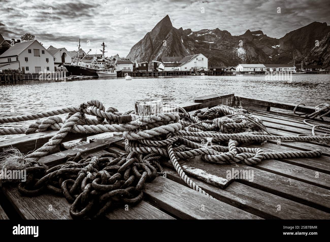 Fishing villages among the fjords in the Lofoton Stock Photo - Alamy