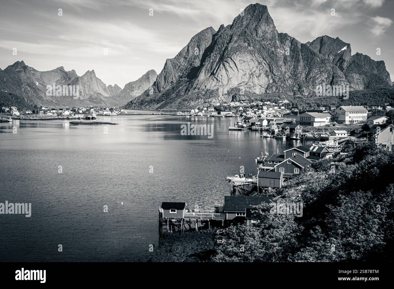 Fishing villages among the fjords in the Lofoton Stock Photo - Alamy