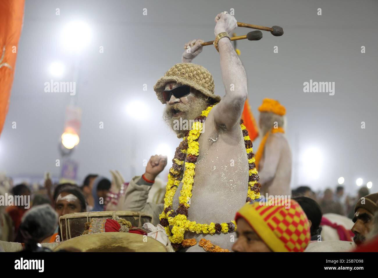 Holymen and others take holy dip on the occasion of Makar Sankranti ...
