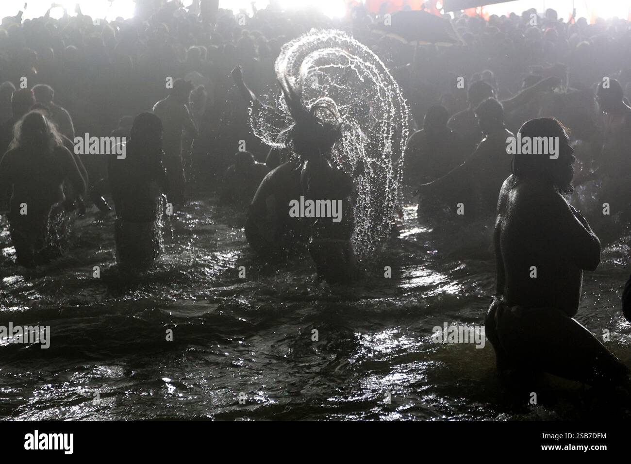 Holymen and others take holy dip on the occasion of Makar Sankranti ...