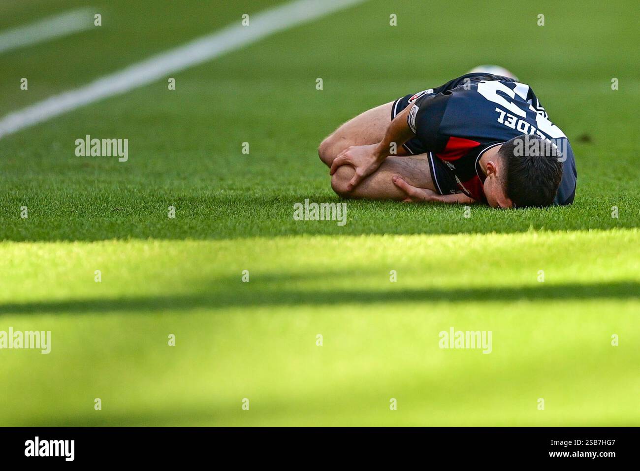 Ingolstadt, Deutschland. 01st Feb, 2025. Felix Keidel (FC Ingolstadt, 43) verletzt am Boden ...