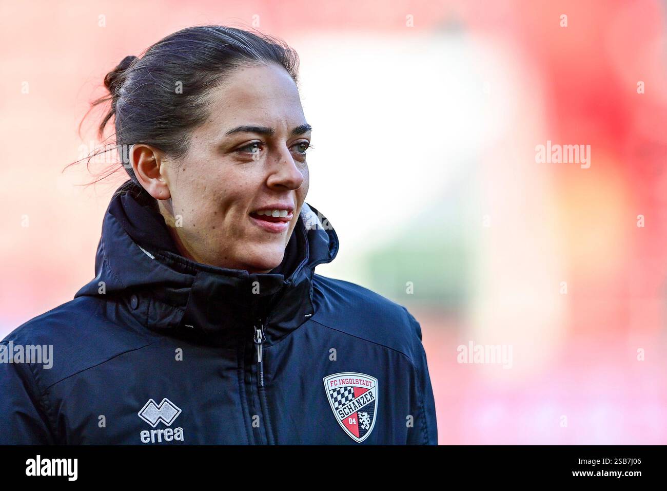 Ingolstadt, Deutschland. 01st Feb, 2025. Trainerin Sabrina Wittmann (FC ...