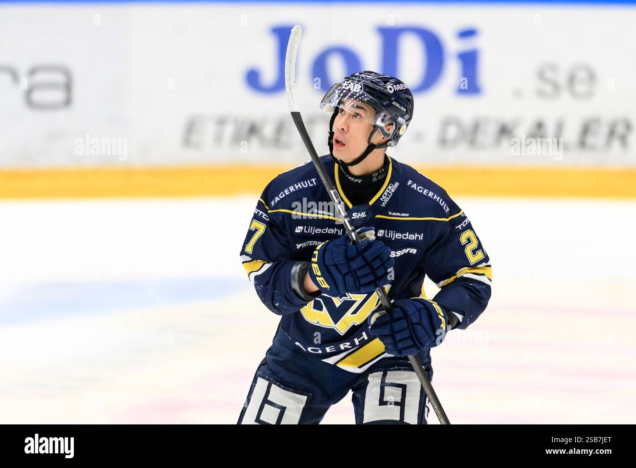 250201 HV71s Jonathan Ang jublar efter 1-0 under ishockeymatchen i SHL ...