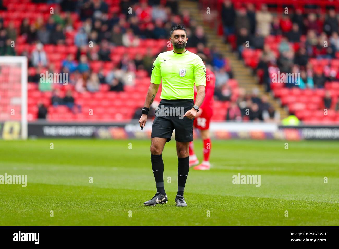 Oakwell Stadium, Barnsley, England - 1st February 2025 Referee Sunny ...