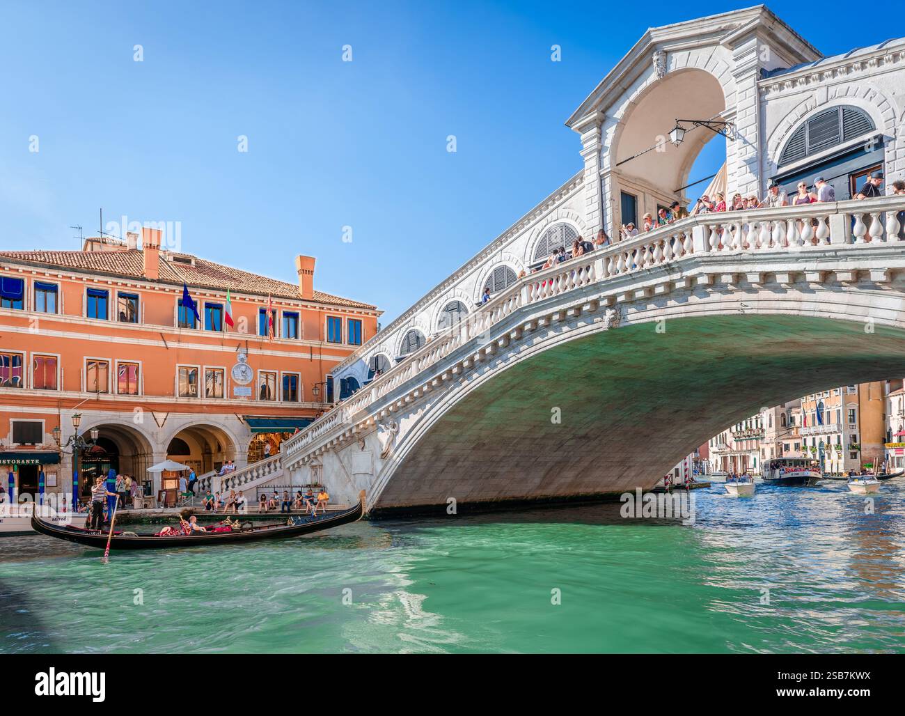 The iconic Rialto Bridge, the oldest of the four bridges that span the ...