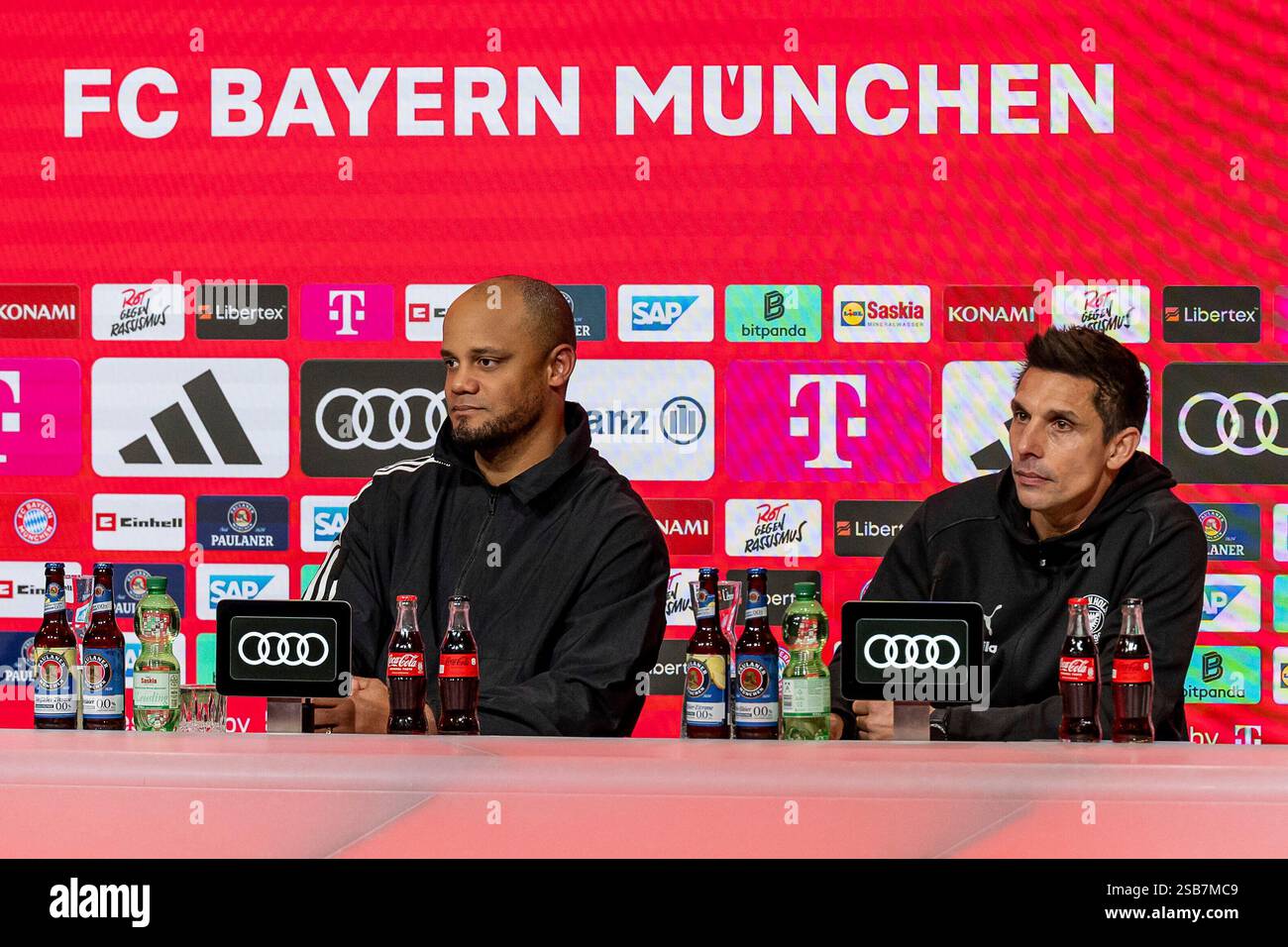 Muenchen, Deutschland. 01st Feb, 2025. Vincent Kompany (Chef-Trainer ...