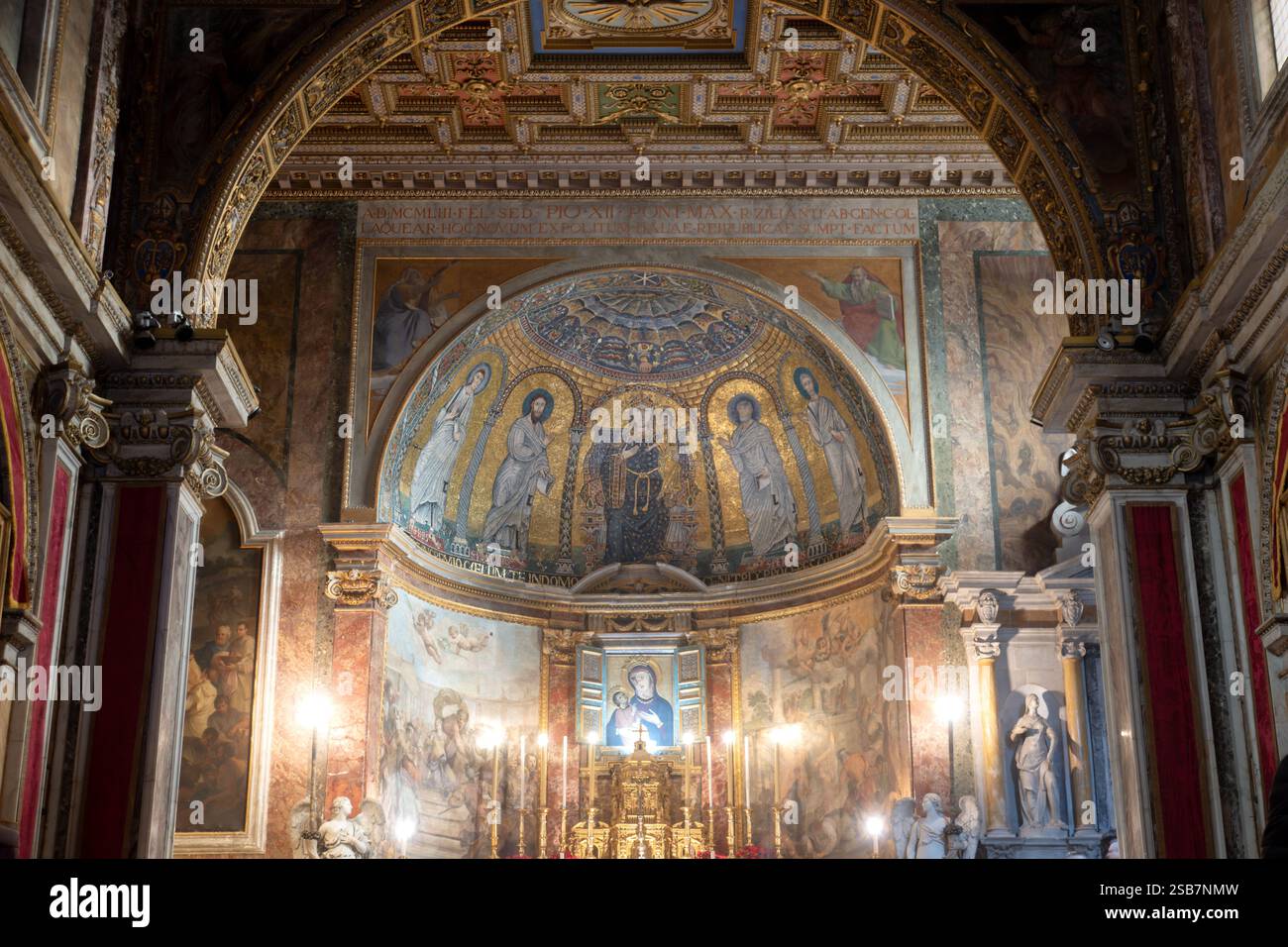 Rome, Italy - 8 January 2025: Interior of Basilica di Santa Francesca ...