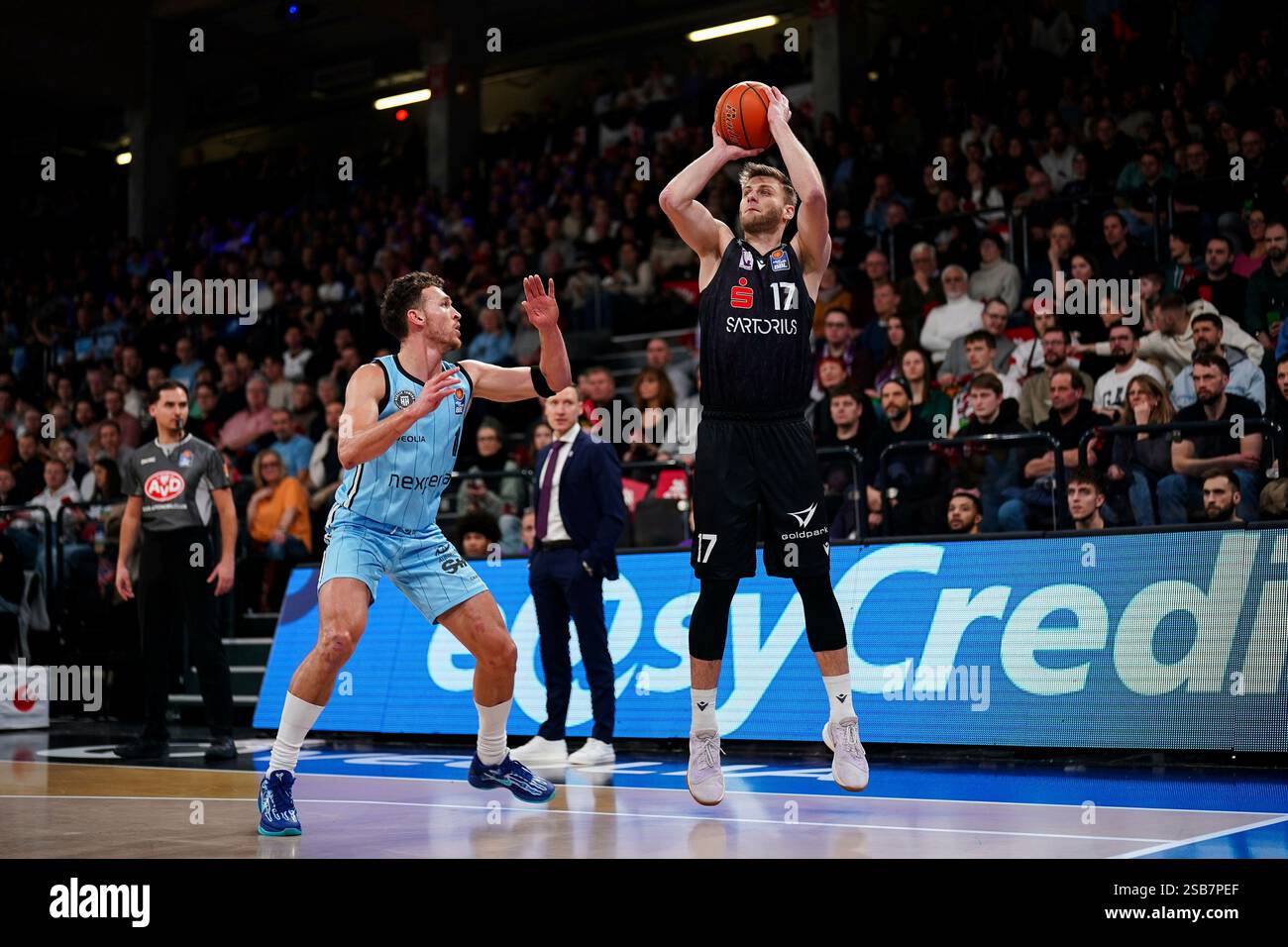Hamburg, Deutschland. 01st Feb, 2025. Mathis Moenninghoff (BG ...