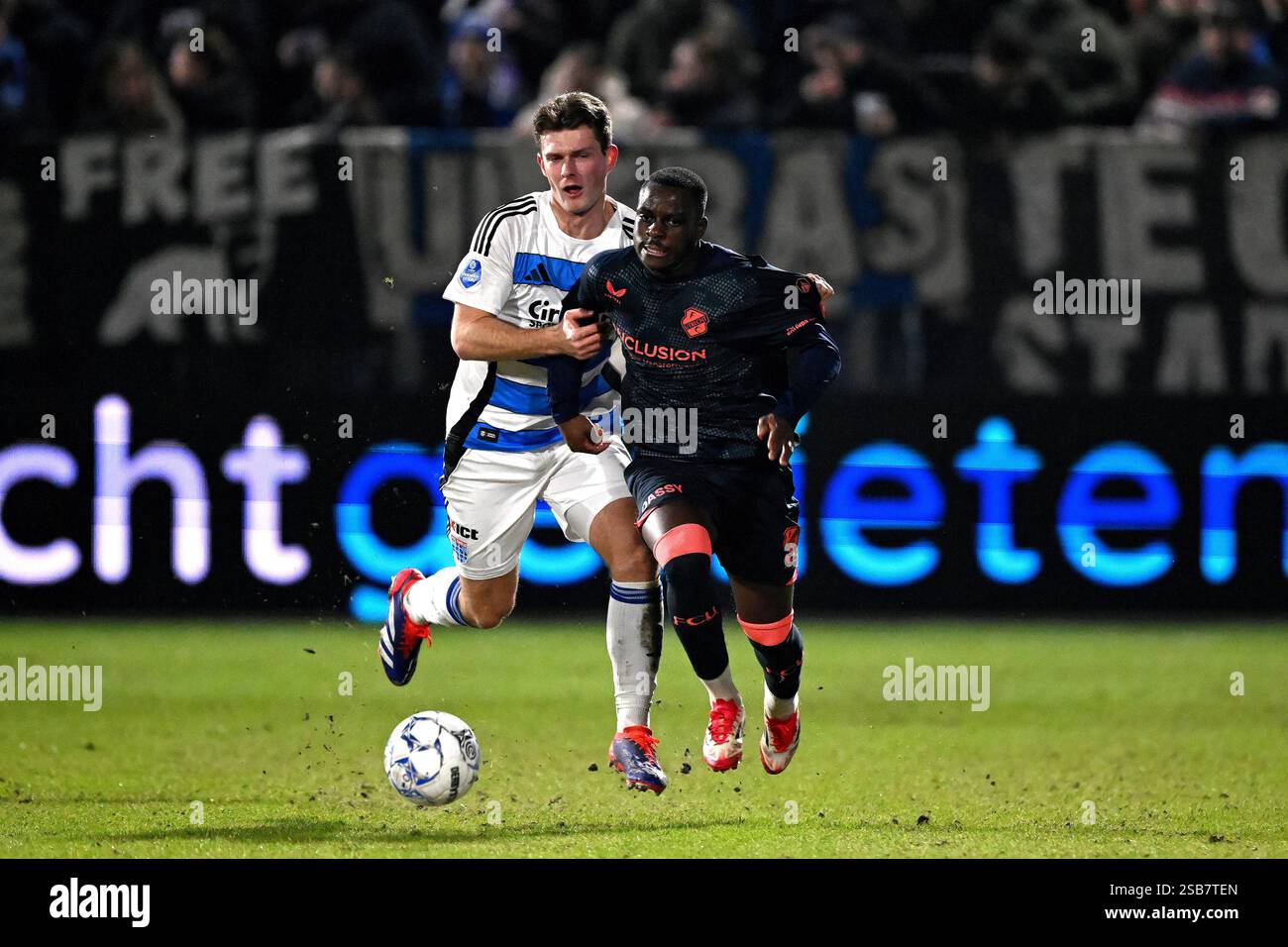 ZWOLLE - (l-r) Olivier Aertssen of PEC Zwolle, Yoann Cathline of FC ...