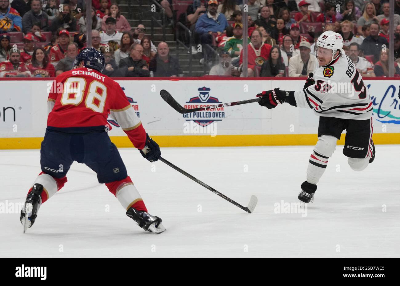 Chicago Blackhawks left wing Tyler Bertuzzi (59) shoots on the goal ...