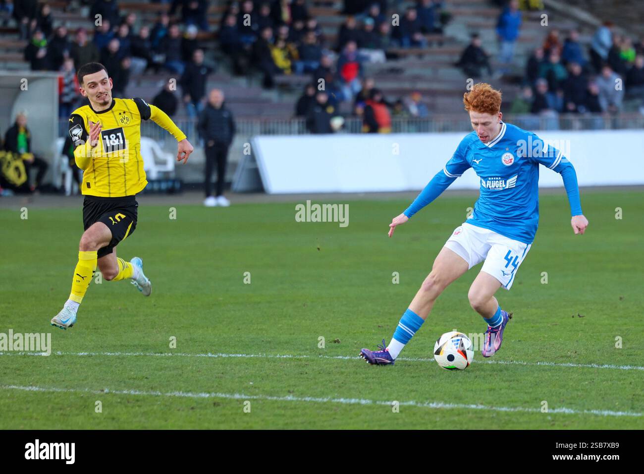 Tim Krohn (44, FCH) Borussia Dortmund U23 (BVB 09) gegen den F.C. Hansa ...