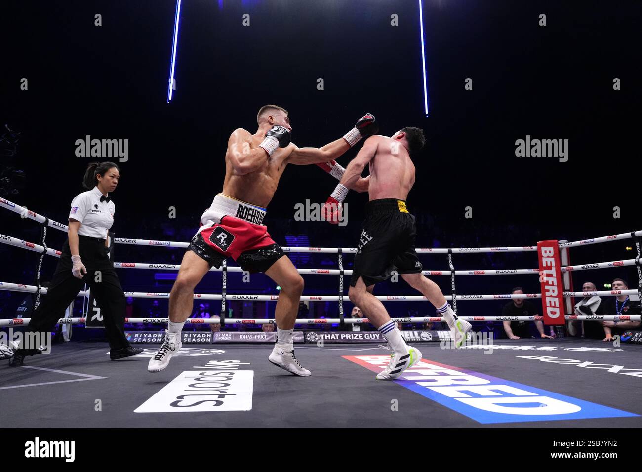 Lucas Roehrig (left) and Milosav Savic in the cruiser weight bout at ...