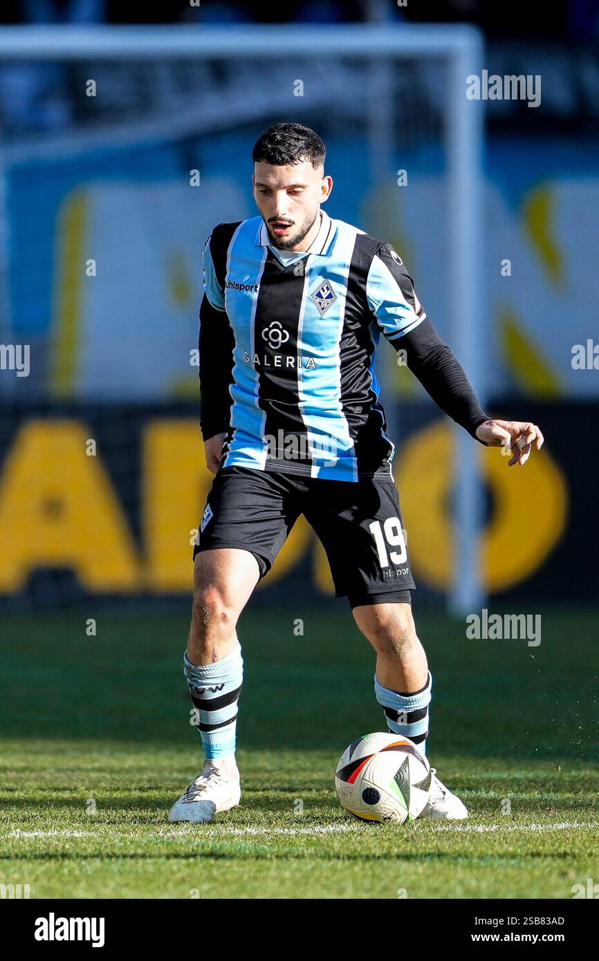 Mannheim, Deutschland. 01st Feb, 2025. Arianit Ferati (SVWM, 19), am ...