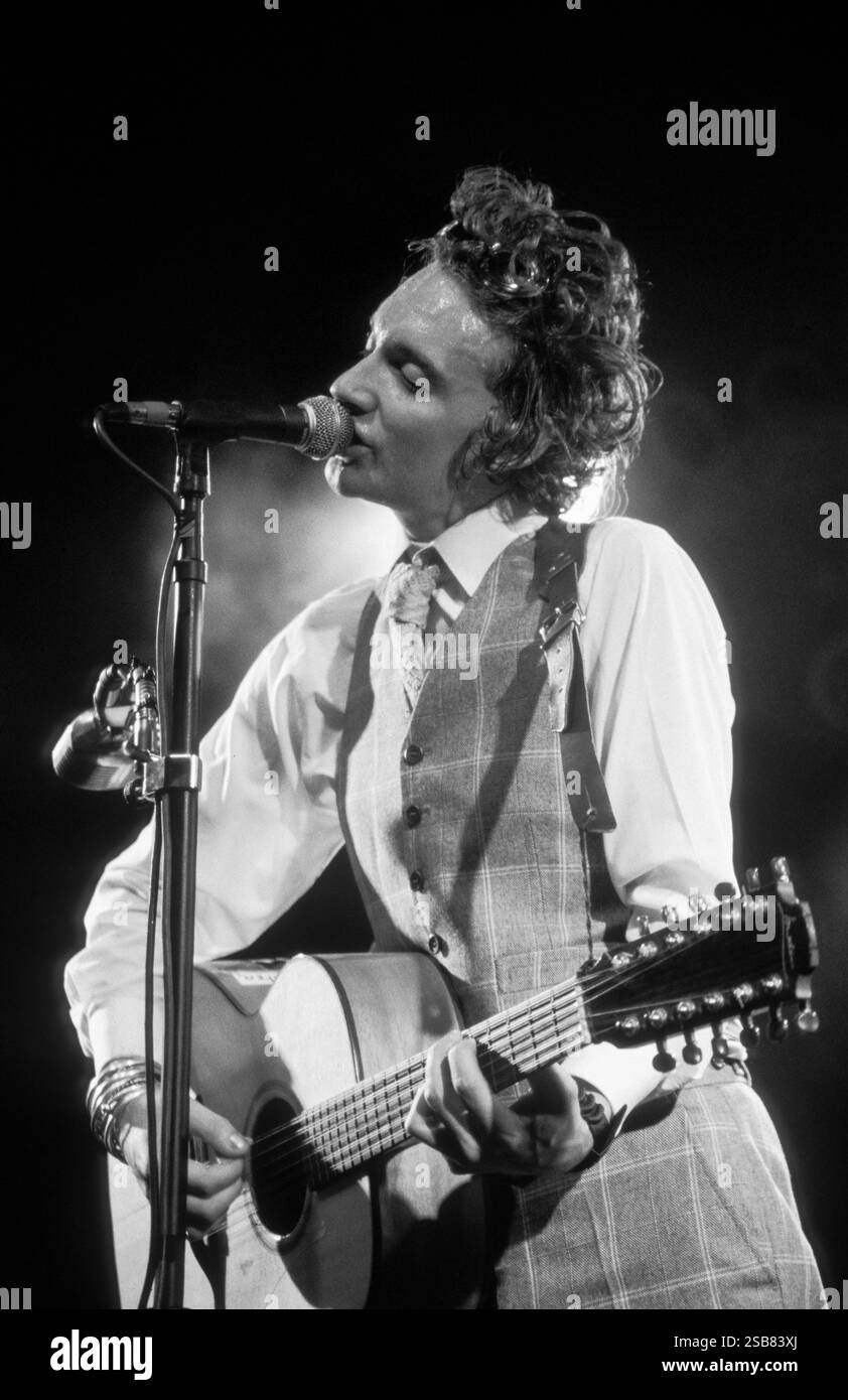 SUBCIRCUS, READING FESTIVAL, 1997: Peter Bradley from the band ...