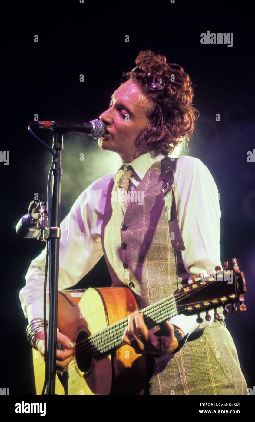 SUBCIRCUS, READING FESTIVAL, 1997: Peter Bradley from the band ...