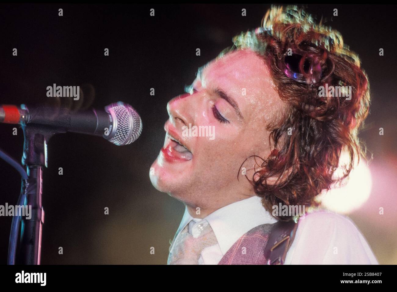 SUBCIRCUS, READING FESTIVAL, 1997: Peter Bradley from the band ...