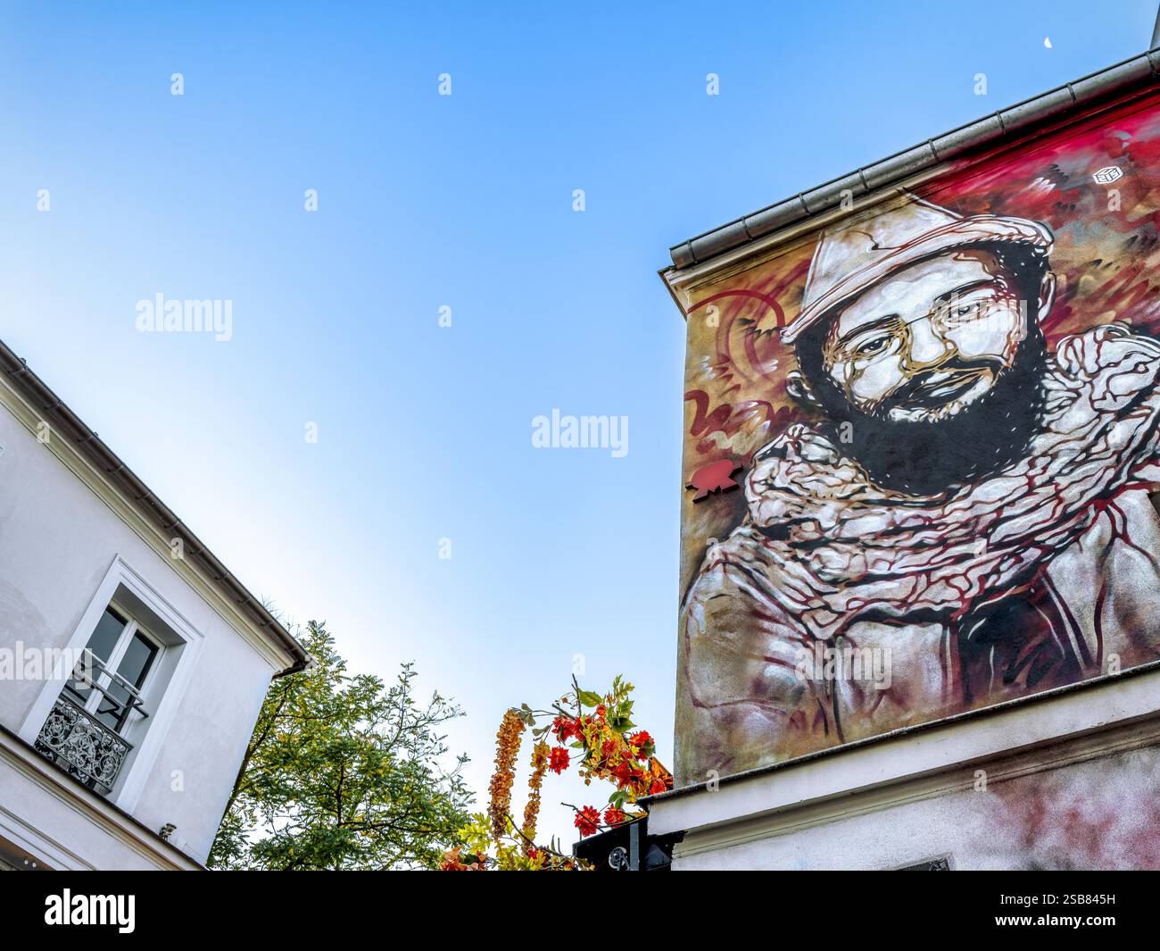 FRANCE. PARIS (75) 18TH DISTRICT. STREET ART RUE SAINT-RUSTIQUE IN ...