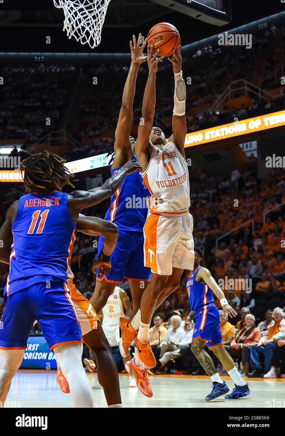 KNOXVILLE, TN - FEBRUARY 01: Tennessee Volunteers guard Jordan Gainey ...