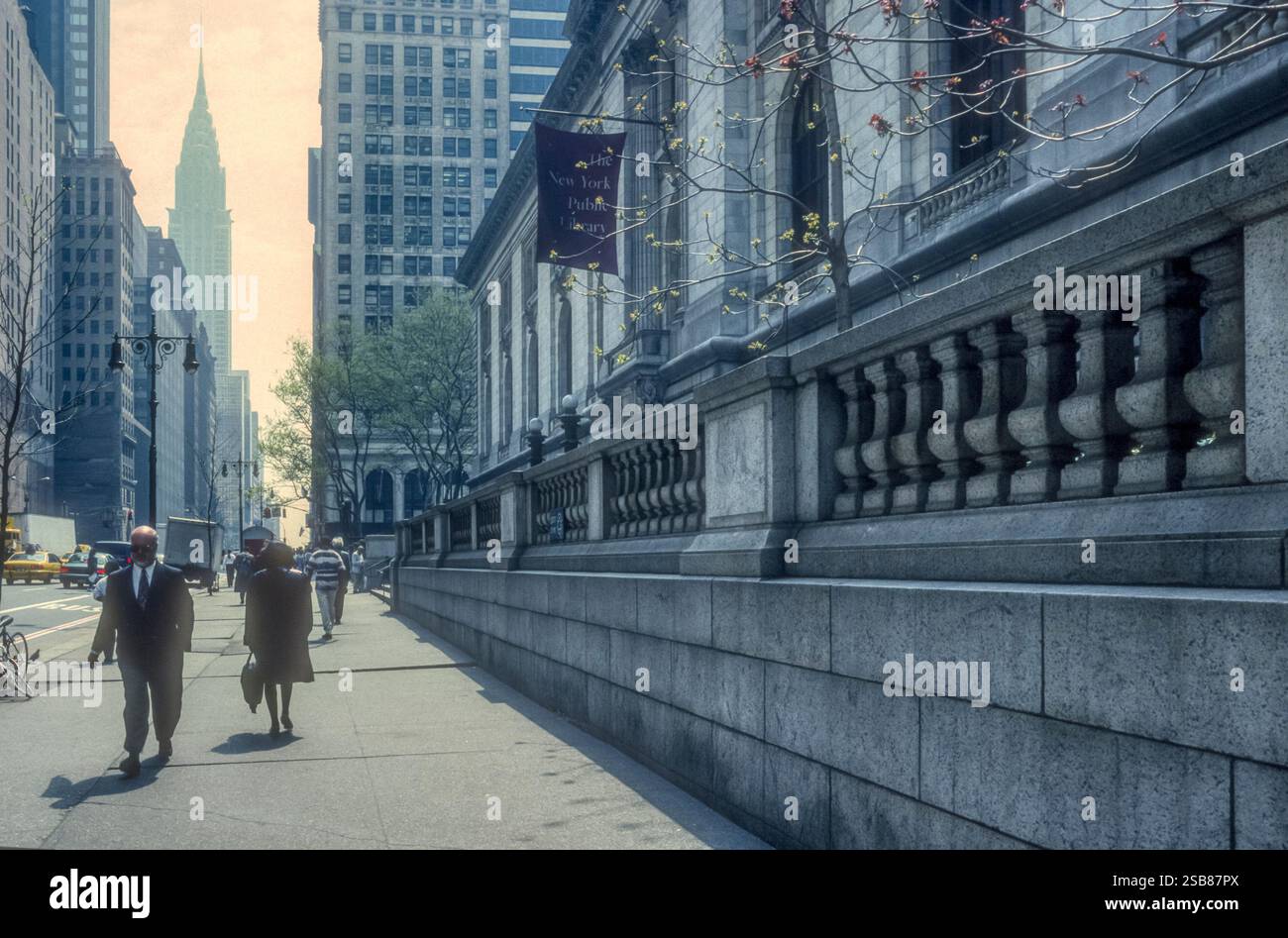 New york 42nd street 1990s hi-res stock photography and images - Alamy