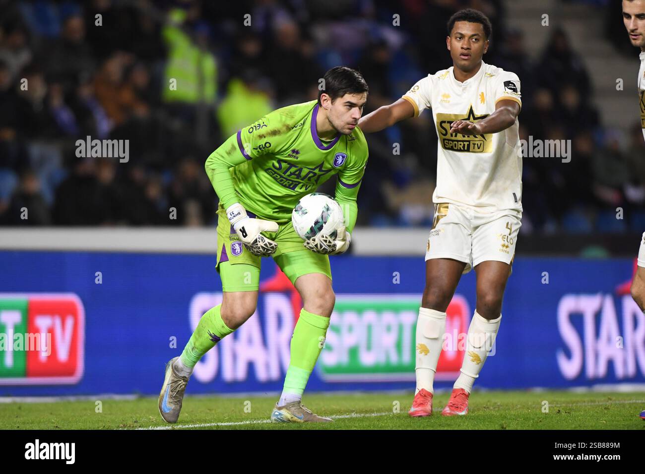 Beerschot's goalkeeper Nick Shinton and Beerschot's Brian Plat pictured ...