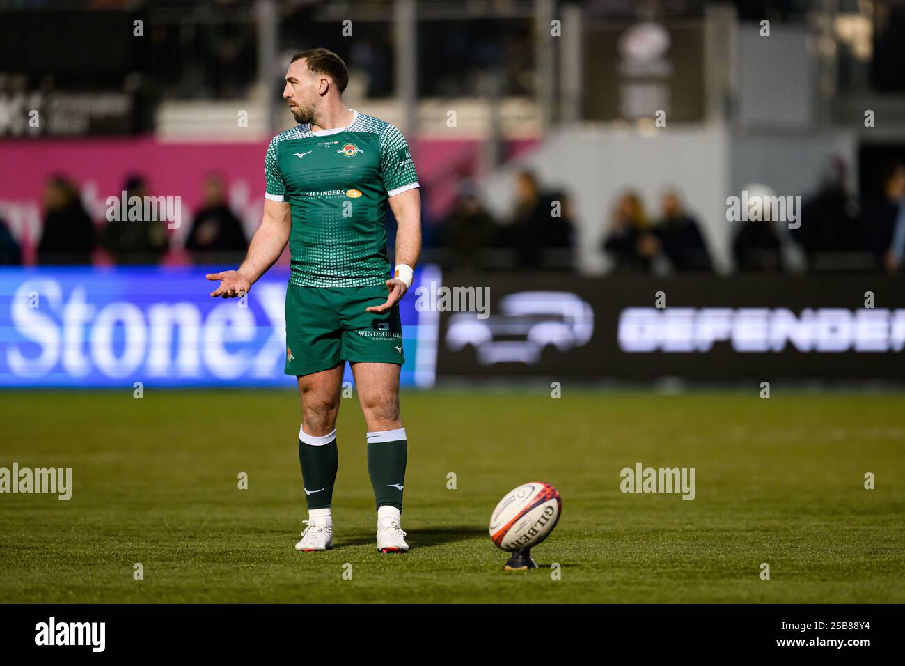 LONDON, UNITED KINGDOM. 01, Feb 25. Craig Willis of Ealing Trailfinders ...