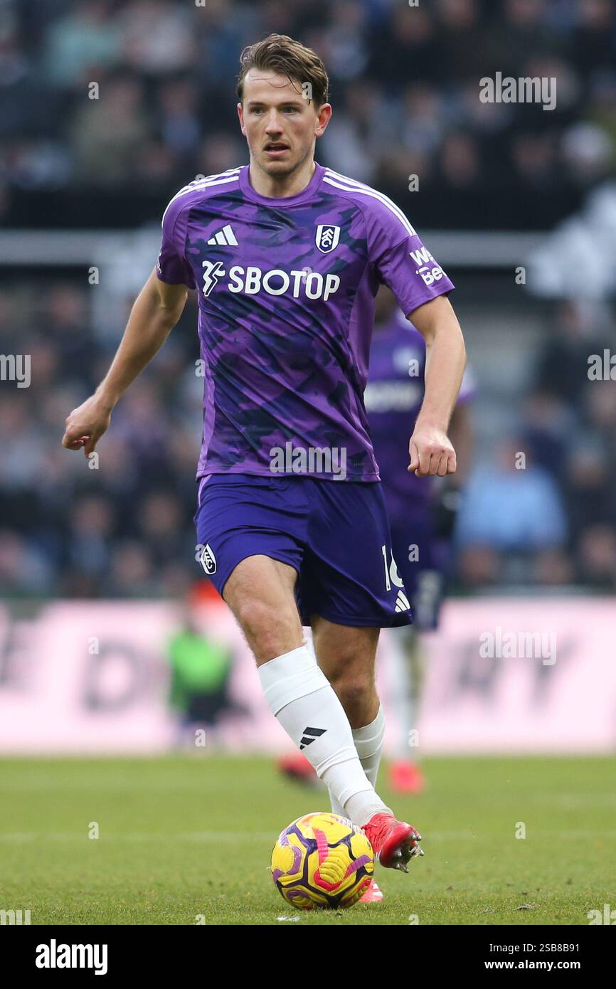 Newcastle, UK. 1st Feb 2025. Fulham's Sander Berge during the Premier ...