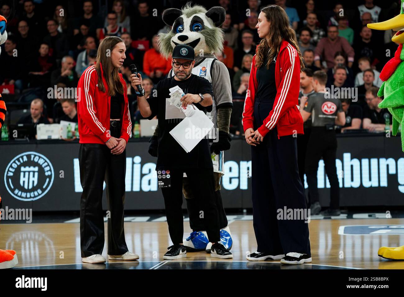 Hamburg, Deutschland. 01st Feb, 2025. 3x3-Goldmedaillengewinnerin ...