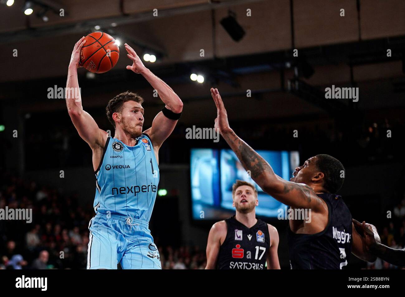 Hamburg, Deutschland. 01st Feb, 2025. Brae Ivey (Veolia Towers Hamburg, #01) Pass, GER, Veolia ...