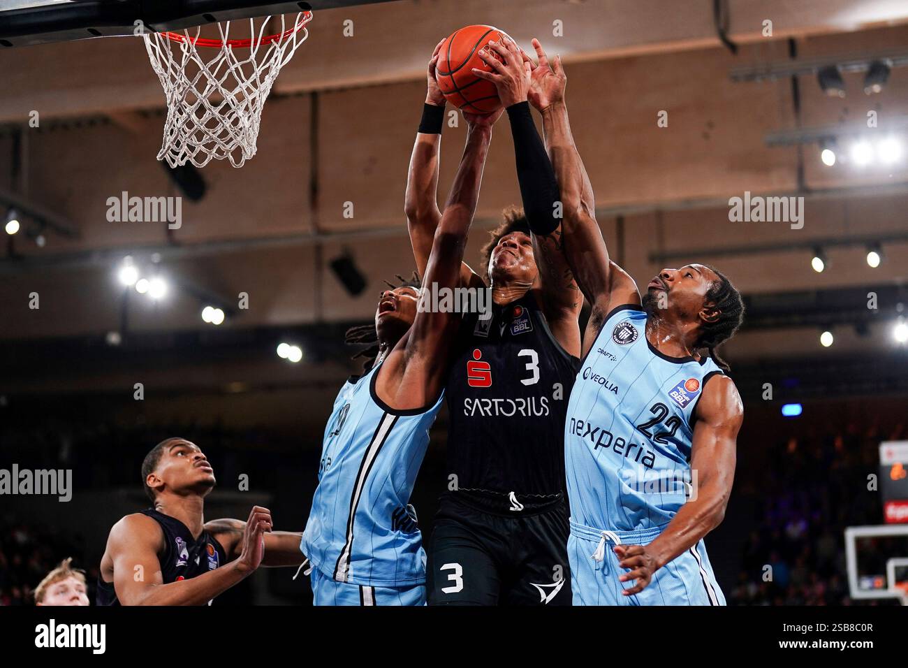 Hamburg, Deutschland. 01st Feb, 2025. Deion Hammond (BG Goettingen, #03 ...