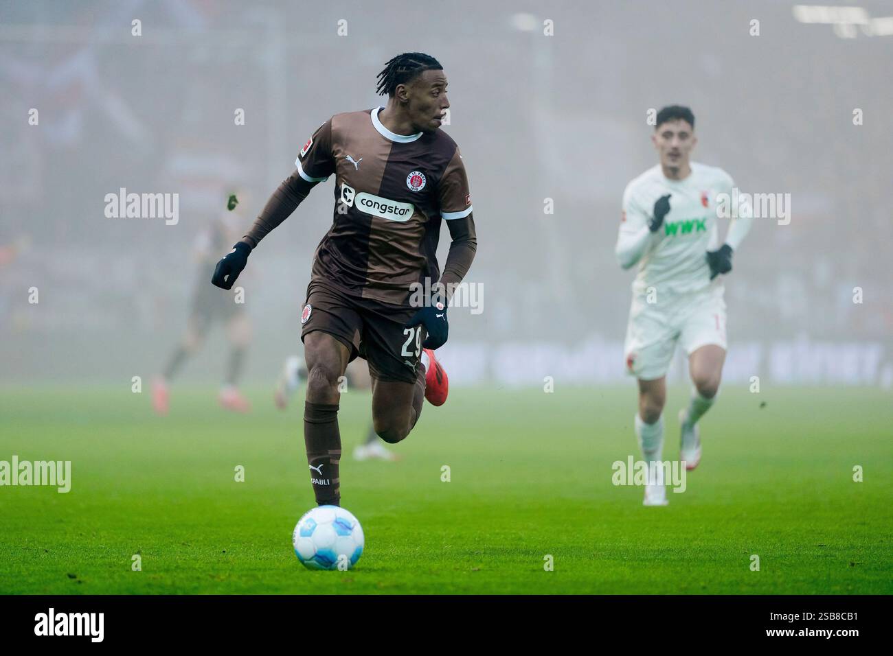 Hamburg, Deutschland. 01st Feb, 2025. Morgan Guilavogui (FC St. Pauli ...