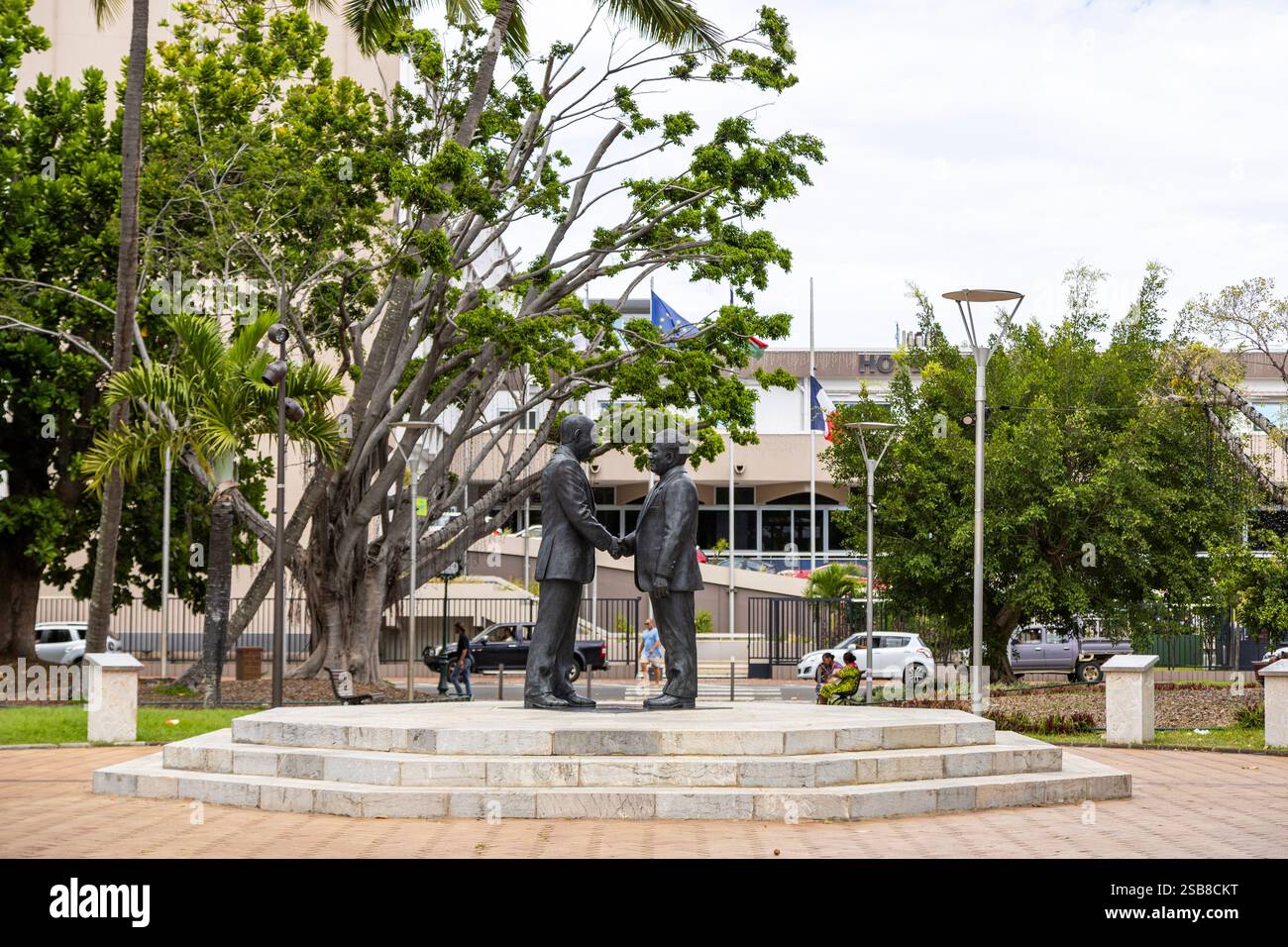 Statue representing the famous handshake between anti-independence ...