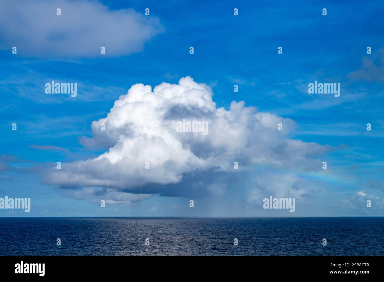 A passing rain shower in the South Pacific ocean Stock Photo - Alamy