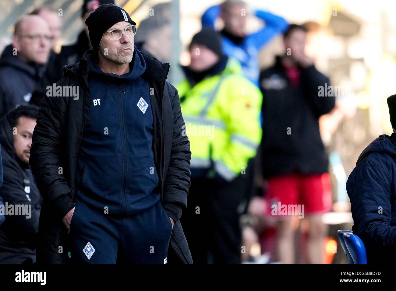 Mannheim, Deutschland. 01st Feb, 2025. Bernhard Trares (Trainer ...