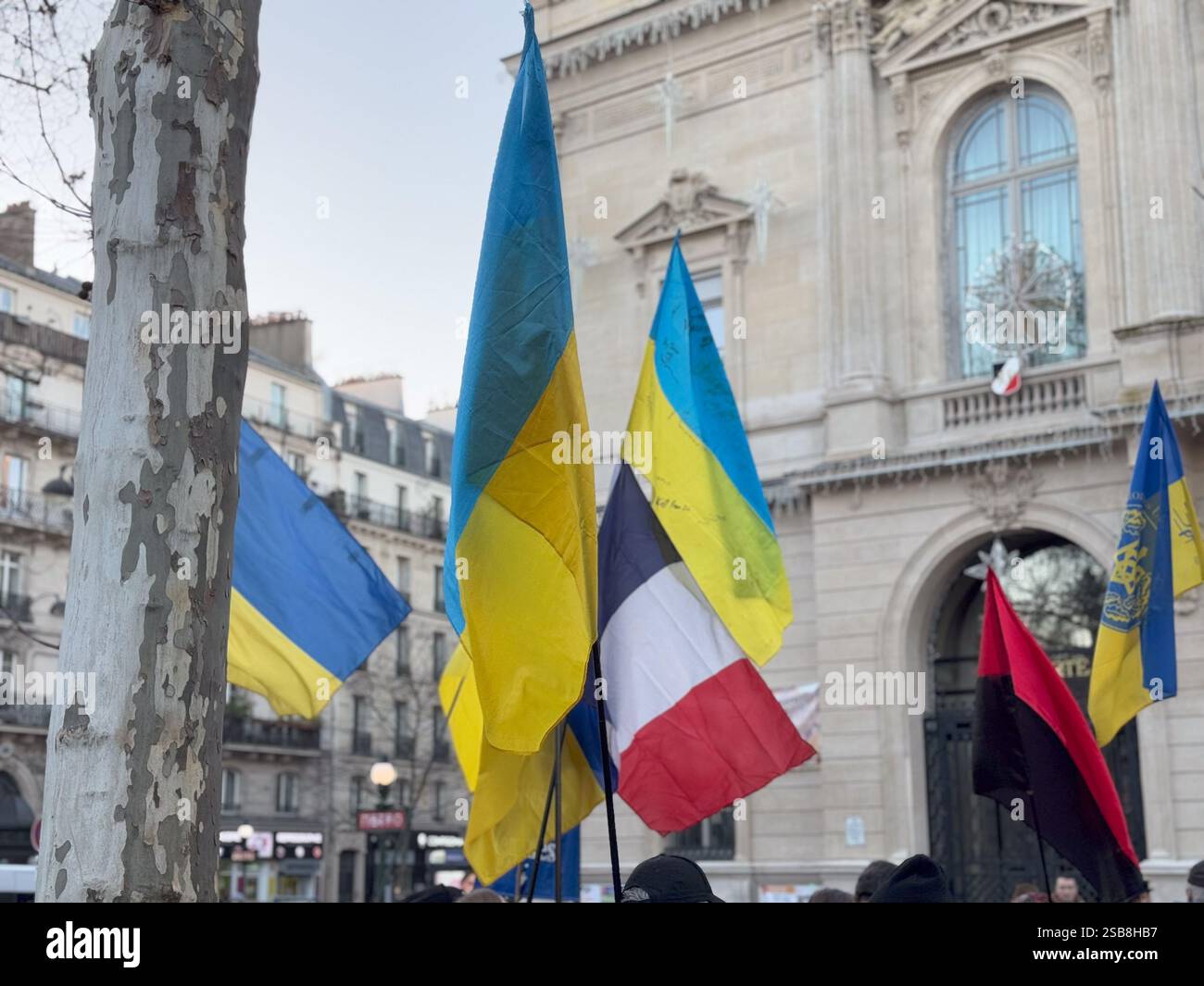 Unity in diversity at a gathering for peace in the heart of Paris Stock ...