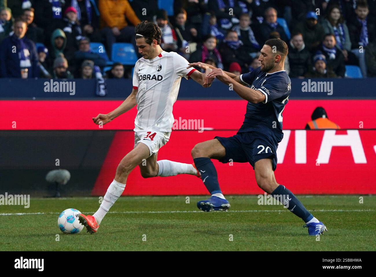Fussball, 1.BL Saison 2024/2025 VfL Bochum- SC Freiburg Merlin Röhl, Roehl, SC Freiburg, Ivan ...