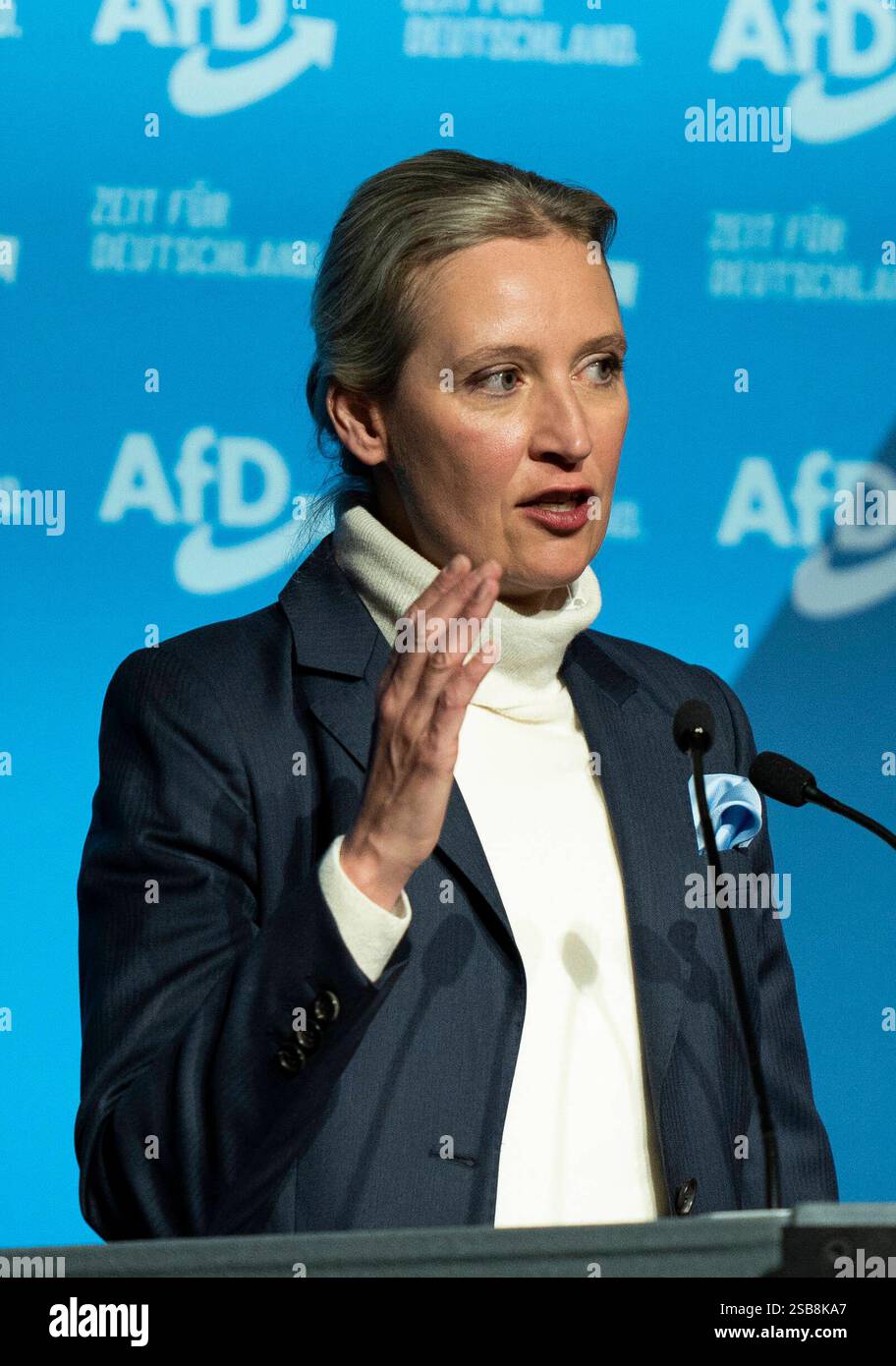 Alice Weidel AfD-Vorsitzende bei ihrer Rede in Neu-Isenburg. Zeit für ...