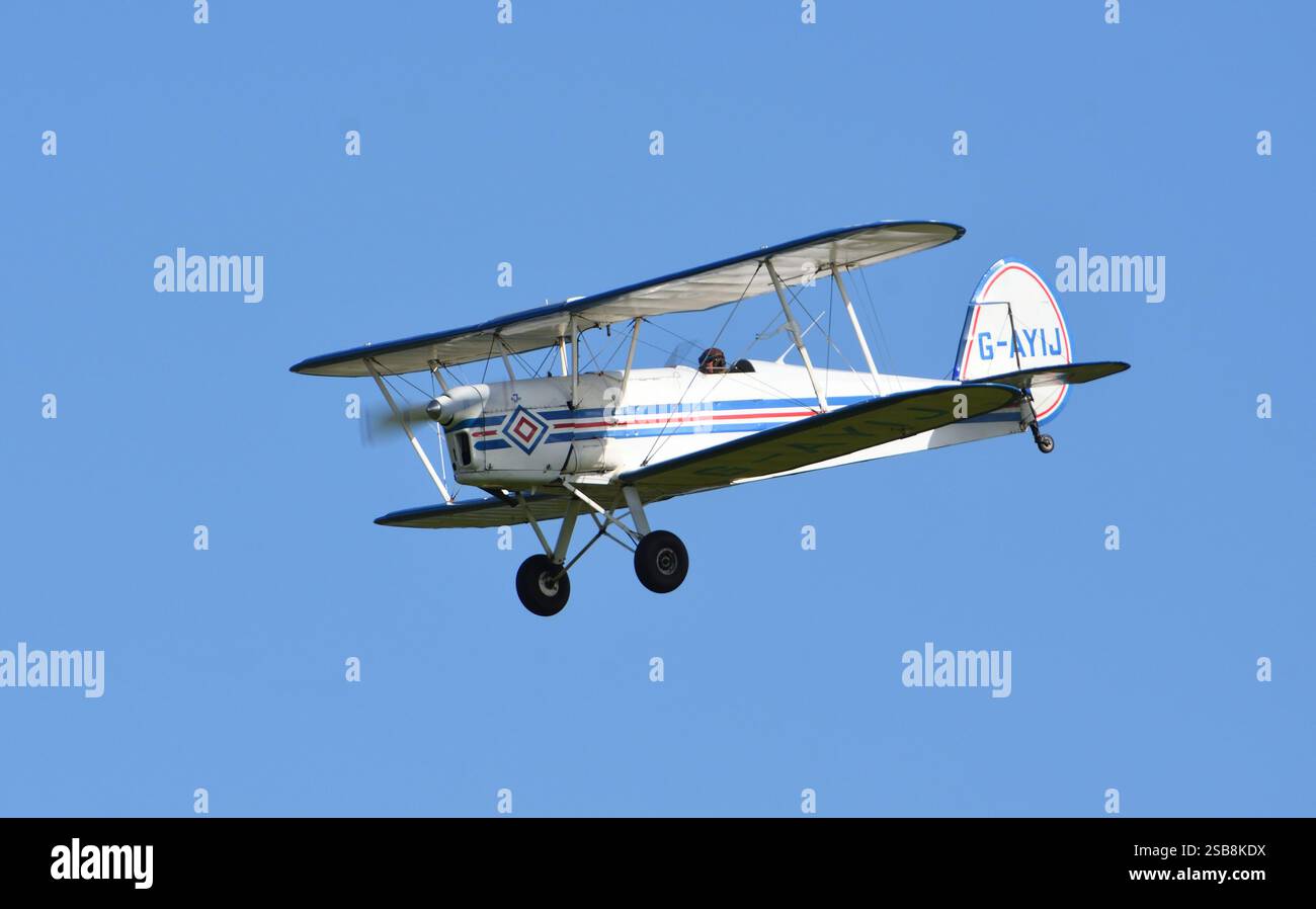 Vintage SNCAN Stampe - Vertongen SV-4 Biplane in flight Stock Photo - Alamy