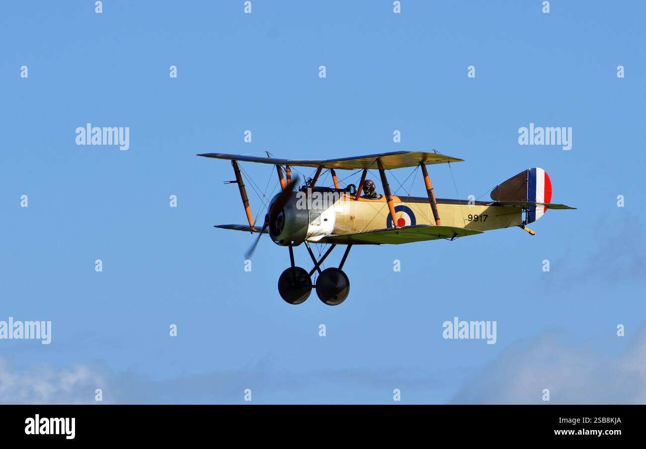 Vintage 1916 Sopwith Pup World War 1 aircraft in flight Stock Photo - Alamy