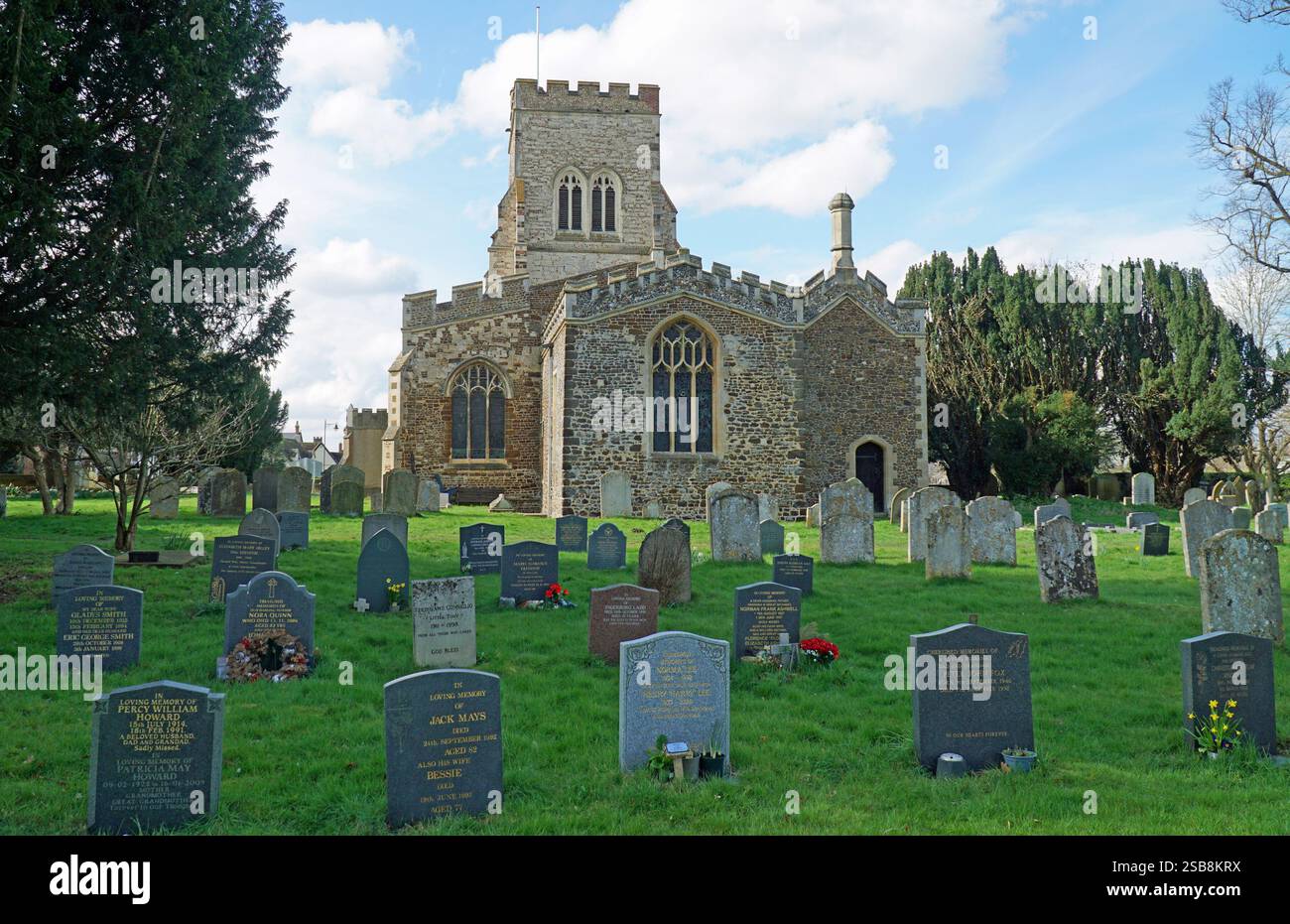 Henlow Church and graveyard Bedfordshire Stock Photo - Alamy