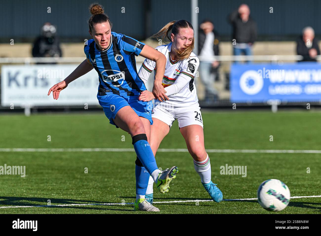 Aalter, Belgium. 1st Feb 2025. Chloe Vande Velde (8) of Club YLA and Flo Hermans (21) of ...