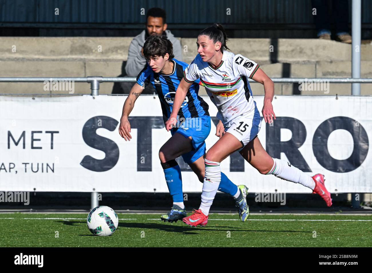 Aalter, Belgium. 1st Feb 2025. Isabelle Iliano (18) of Club YLA and Aurelie Reynders (15) of OHL ...