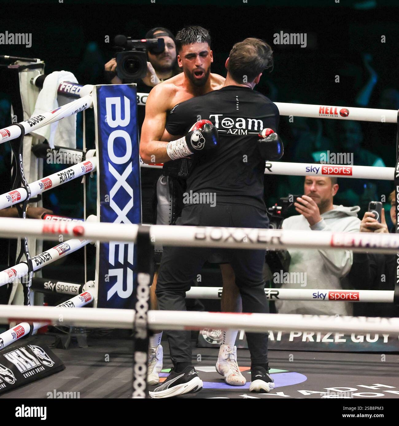 Wembley, UK. 01st Feb, 2025. Adam Azim beats Sergey Lipinets by TKO in ...